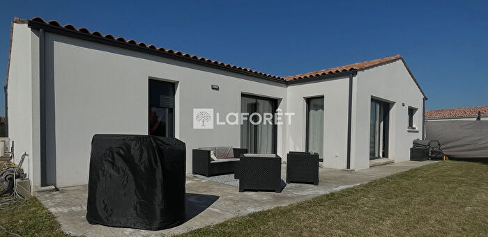 Maison à vendre - Saint-Romain-de-Benet - 4 pièces - 3 chambres