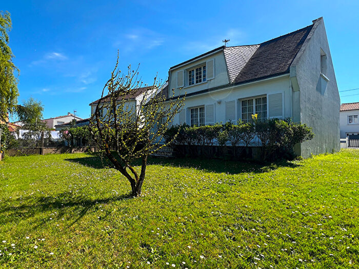 Maison à vendre - Saint-Sébastien-sur-Loire, Ouest - 7 pièces - 4 chambres