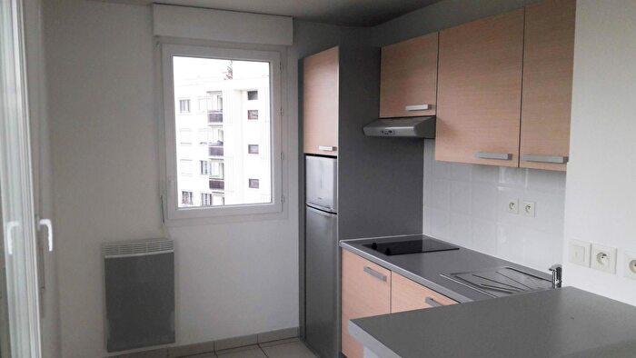 Appartement à louer - Saint-Priest, Bel-Air - 3 pièces - 2 chambres