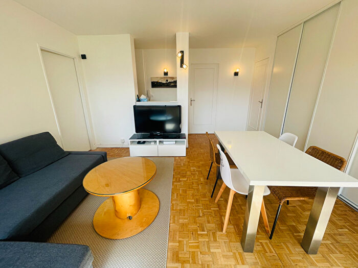 Appartement à louer - Oullins, Saulaie, Clavière - 4 pièces - 3 chambres