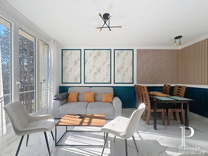 Appartement à louer - Les Coteaux, Bry-sur-Marne - 4 pièces - 3 chambres