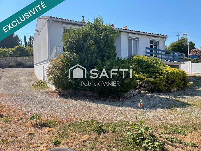 Maison 5 pièces à Dampierre-sur-Boutonne, à vendre