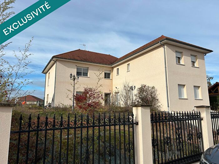 Maison à vendre - Charmeil - 14 pièces - 8 chambres