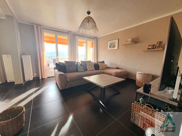 Appartement à louer - Aubagne - 3 pièces - 2 chambres