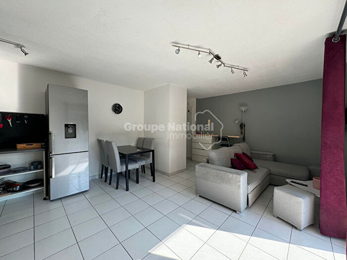 Appartement à louer - Arles, Barriol - 2 pièces - 1 chambre