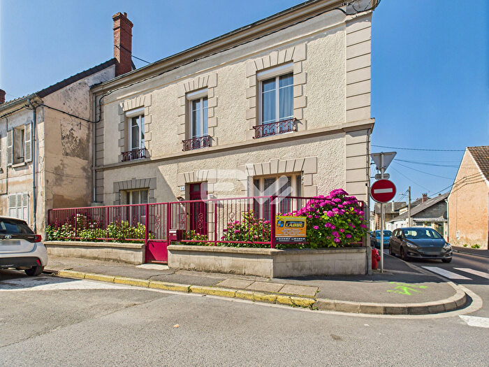 Maison à vendre - Fère-en-Tardenois - 8 pièces - 5 chambres