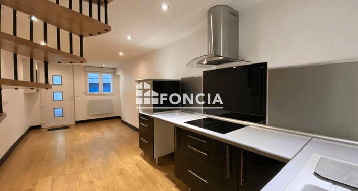 Centre Ville Est, Lisieux : Appartement 3 pièces à louer