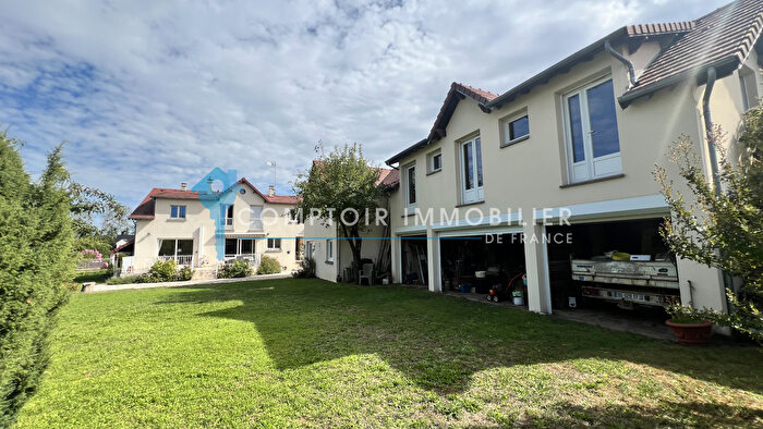 Maison 9 pièces à D'Huison-Longueville, à vendre