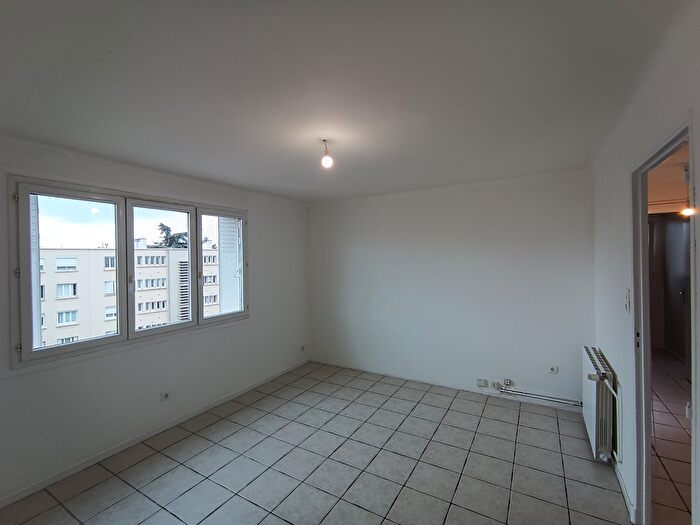 Appartement à louer - Nîmes - 3 pièces - 2 chambres