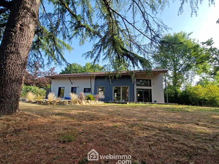 Maison 5 pièces à Les Clouzeaux, à vendre
