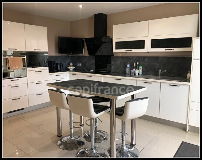 Maison à vendre - Grand-Couronne - 6 pièces - 4 chambres