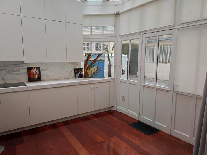 Maisons à vendre et appartements à louer - 1