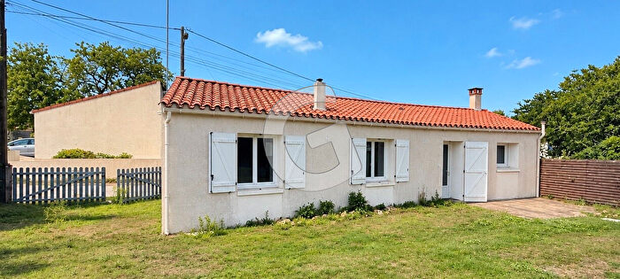 Le Champ-Saint-Père : Maison 3 pièces à vendre