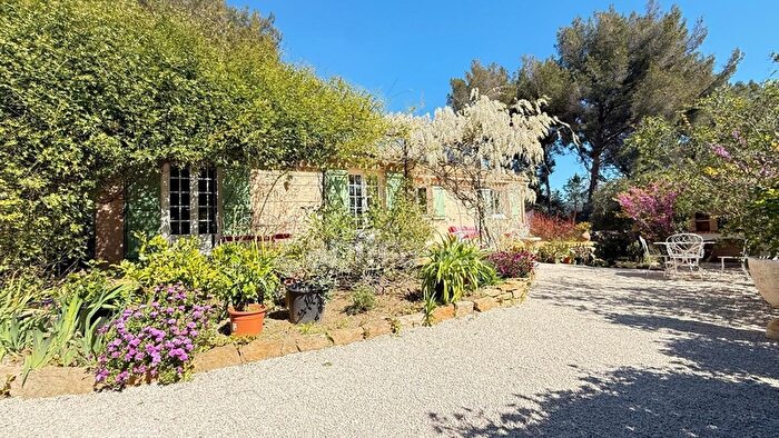 Maison à vendre - La Ciotat, Saint-Hermentaire, Les Séveriers, La Salle - 4 pièces - 3 chambres