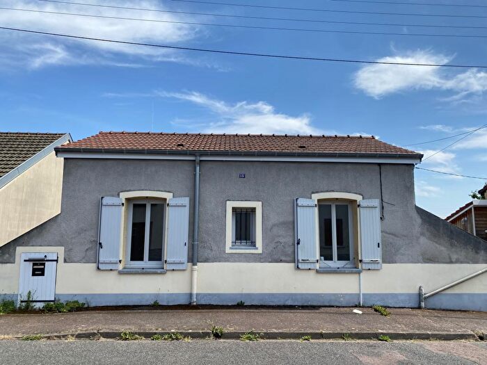 Maison à louer - Le Creusot, Sud - 2 pièces - 1 chambre