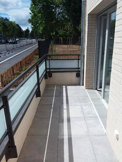 Appartement à louer - Les Bruzacques, Jouy-le-Moutier - 2 pièces - 1 chambre