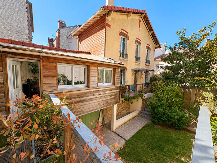 Malakoff, Maison de l'Enfant, Guy Moquet : Maison 6 pièces à louer