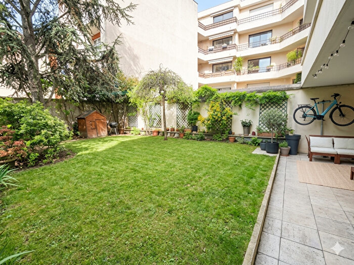 Asnières-sur-Seine, Centre-ville : Appartement 5 pièces à louer