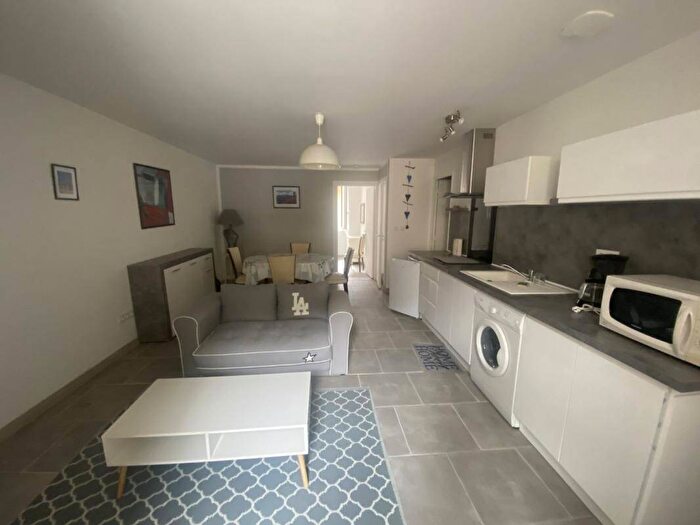 Appartement à louer - Remollon - 2 pièces - 1 chambre