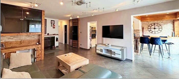 Appartement à vendre - Saint-Pierre-en-Faucigny - 4 pièces - 3 chambres