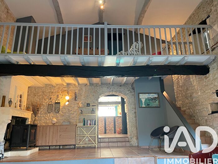 Maison à vendre - Nieul-le-Virouil - 6 pièces - 4 chambres