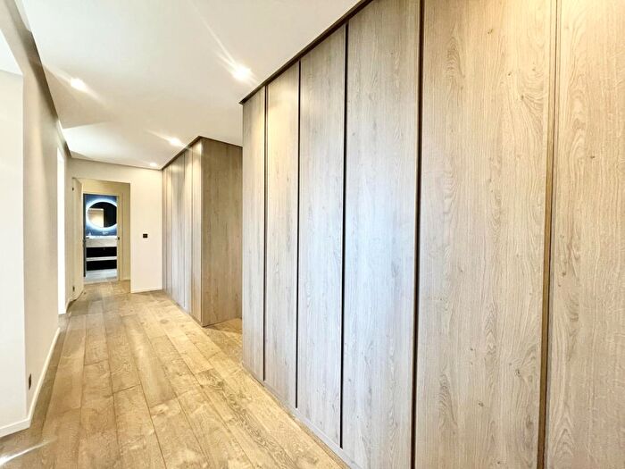 Appartement 3 pièces à louer à Neuilly-sur-Seine, Parc de Neuilly