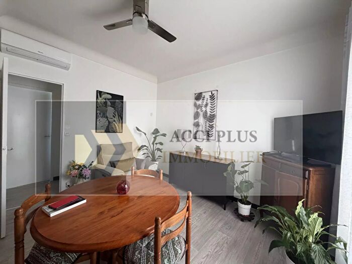 Appartement à louer - Nîmes, Jean Jaurès - 2 pièces - 1 chambre