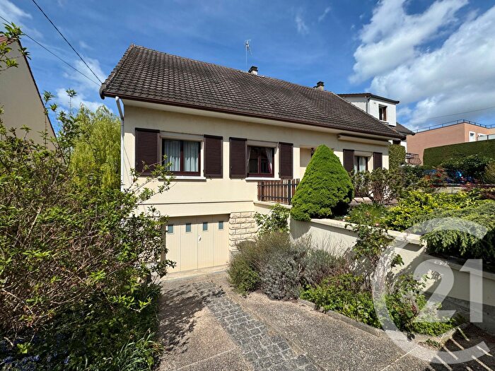 La Norville : Maison 8 pièces à vendre
