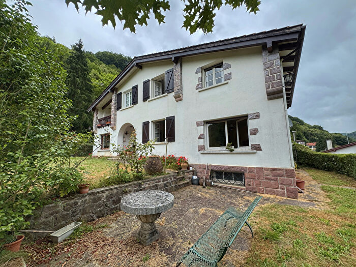 Maison à vendre - Saint-Jean-Pied-de-Port - 9 pièces - 5 chambres