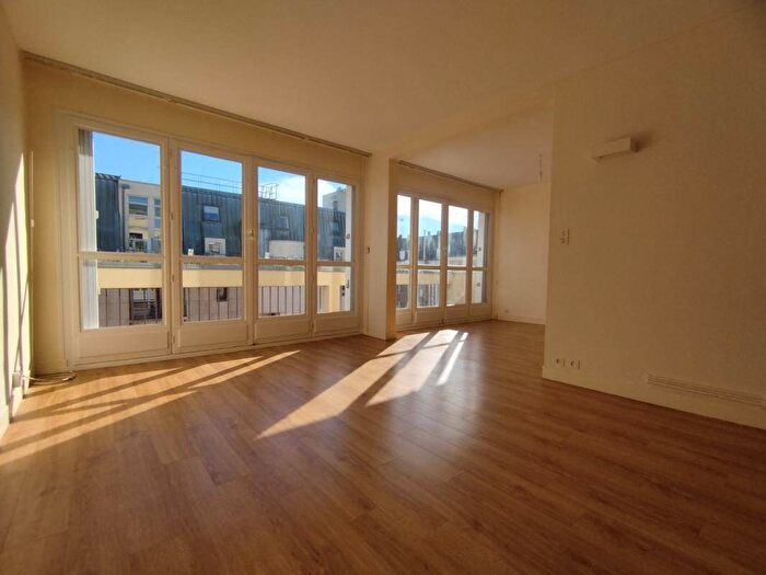 Appartement à louer - Bannier-Coligny, Orléans - 5 pièces - 3 chambres