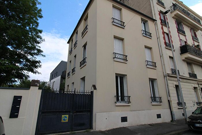 Appartement 3 pièces à Noisy-le-Sec, Centre-ville, Gare, à vendre