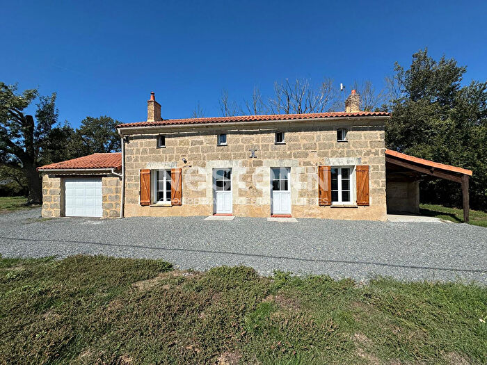 Nueil-sur-Layon : Maison 4 pièces à vendre