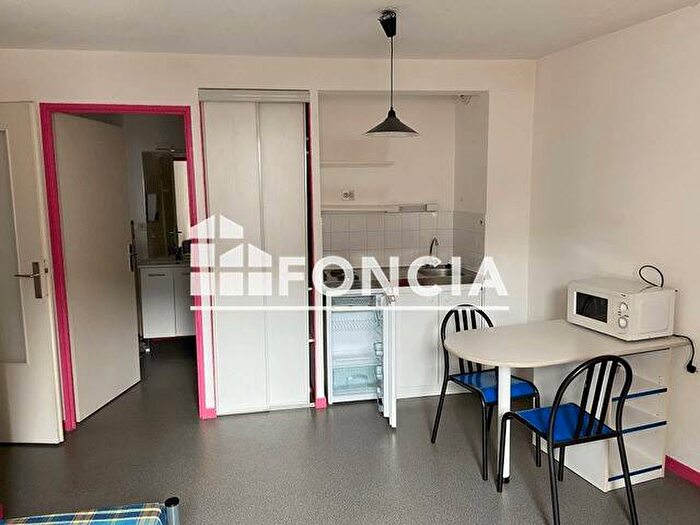 Appartement à louer - Centre Ville, Chambéry - 1 pièce