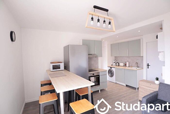 Appartement à louer - Abry, Grenoble - 1 pièce - 3 chambres