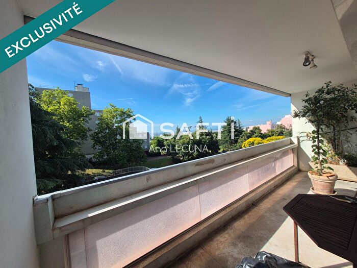 Appartement à vendre - Rillieux-la-Pape, Ville nouvelle Est - 5 pièces - 3 chambres