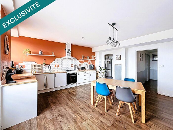 Appartement à vendre - Sainte-Maure-de-Touraine - 4 pièces - 3 chambres