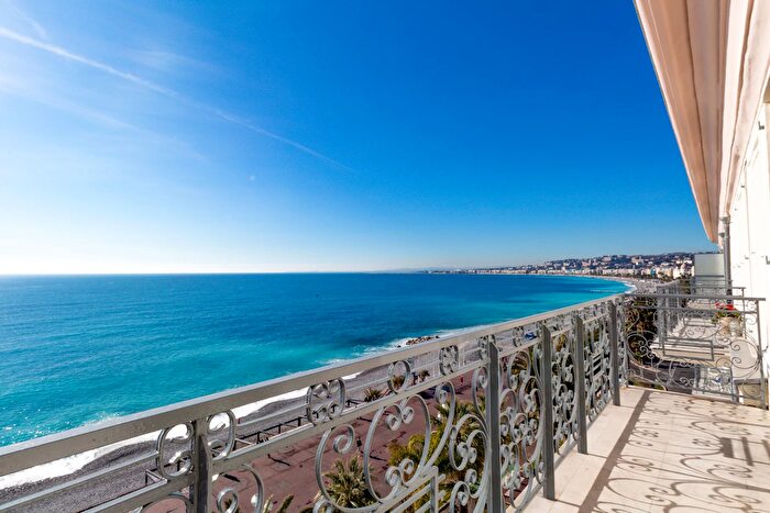 Appartement 4 pièces à louer à Nice, Centre-ville