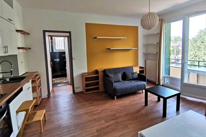 Appartement à louer - Aix-en-Provence - 3 pièces - 2 chambres