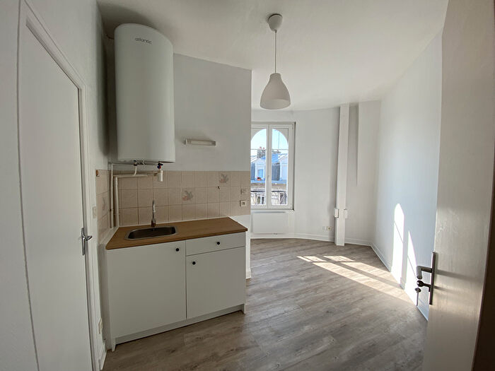 Appartement à louer - Reims, Centre-ville - 1 pièce - 1 chambre