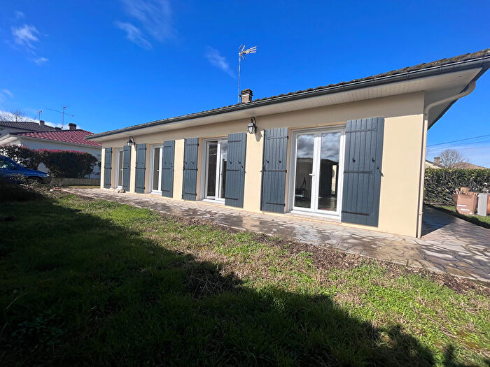 Maison à louer - Bergerac, La Madeleine, Naillac, Cavaille, Aéroport - 4 pièces - 3 chambres