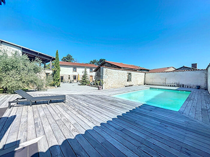 Maison à vendre - Lézigneux - 5 pièces - 4 chambres