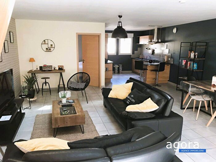 Appartement 5 pièces à louer - Boust