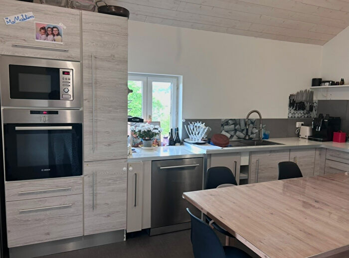 Maison 8 pièces à Maurs, à vendre