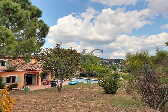 Maison à vendre - Marseille e , Les Camoins - 5 pièces - 3 chambres