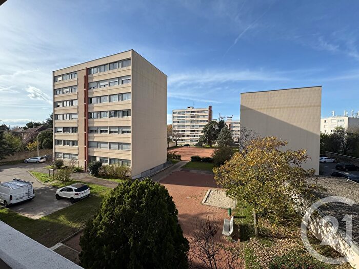 Appartement à vendre - Vénissieux, Georges Levy, Ernest Renan, Moulin à vent - 5 pièces - 4 chambres