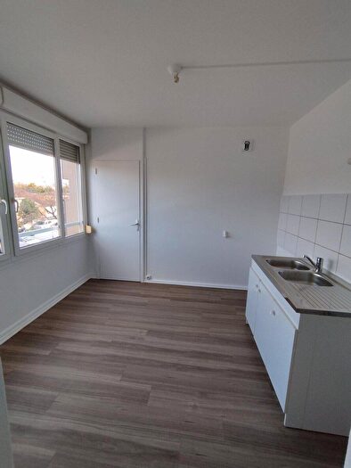 Appartement à louer - Le Village, Saint-Priest - 3 pièces - 2 chambres