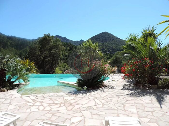 Maison à vendre - Les Adrets-de-lEstérel - 8 pièces - 4 chambres