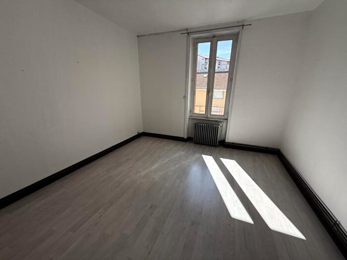Appartement à louer - Clermont-Ferrand, Delille, Cathédrale, La Gare - 2 pièces - 1 chambre