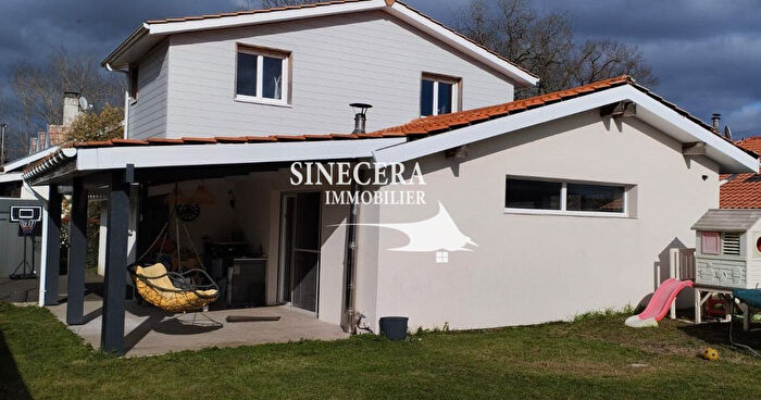 Maison à vendre - Biganos - 6 pièces - 4 chambres