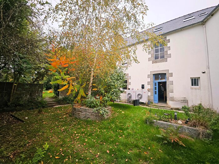 Maison 7 pièces à Ploëzal, à vendre